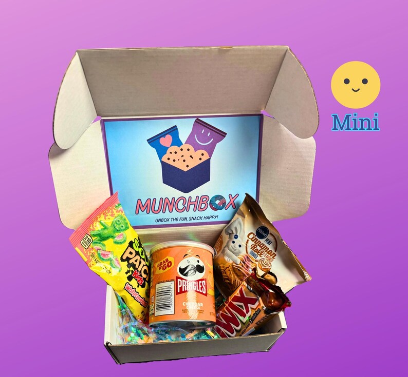 Munchbox – Deluxe Snack Box | Candy, Cookies, Chips, Popcorn & Pastries ...