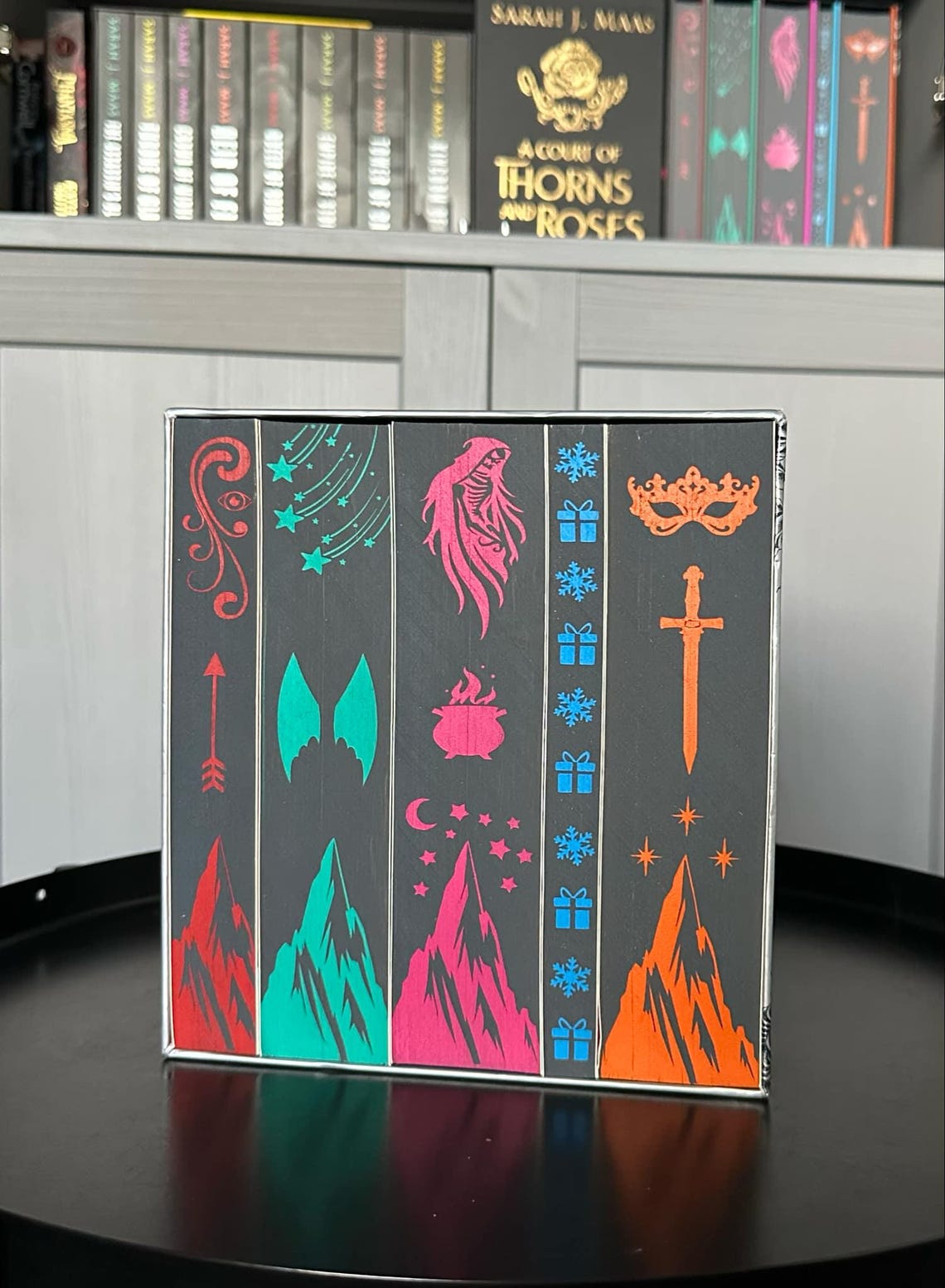 ACOTAR by Sarah J. Maas With Custom Hand Sprayed Edges | Paperbacks - Etsy