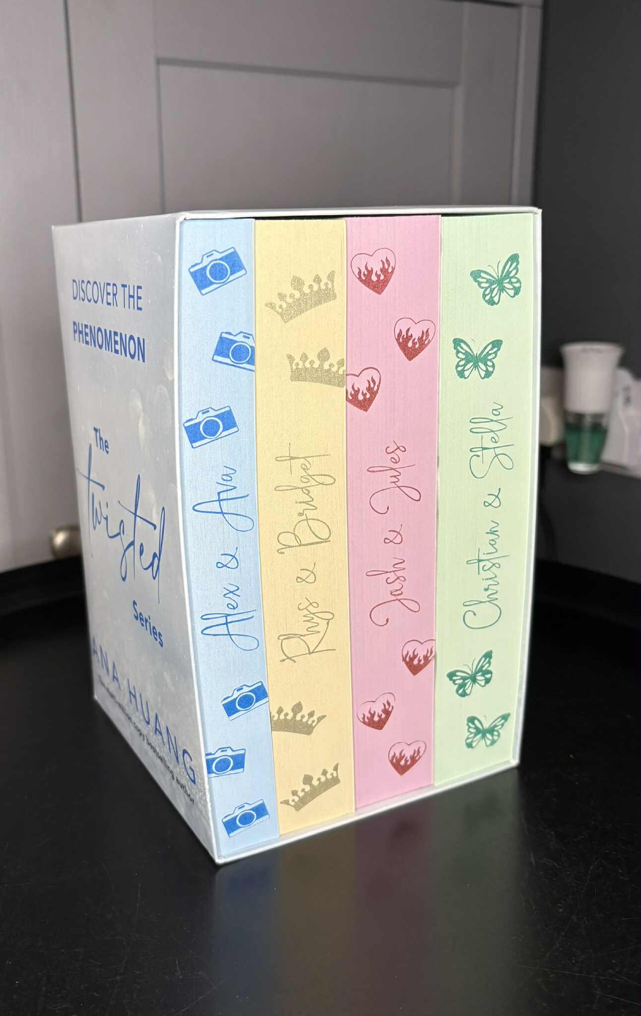 The Twisted Series by Ana Huang: Hand-sprayed Edges UK Paperbacks ...