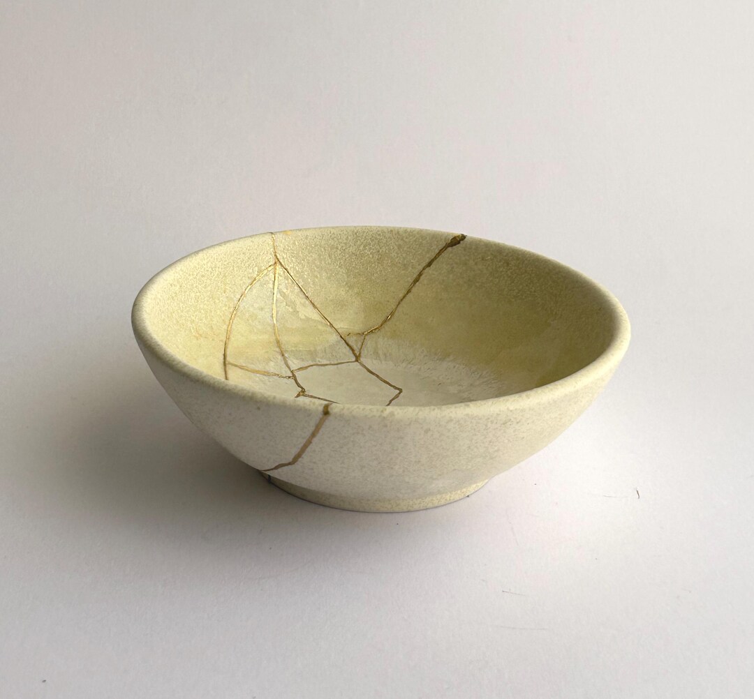 Kintsugi Ceramics, Japanese Bowl Broken Repaired With Artistic Gold ...