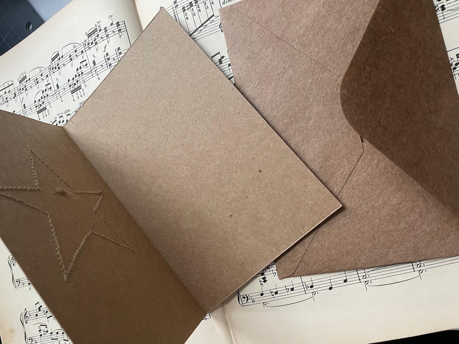 Christmas Card Hand Made Vintage Music Star Design Kraft Card 4x6 Blank ...