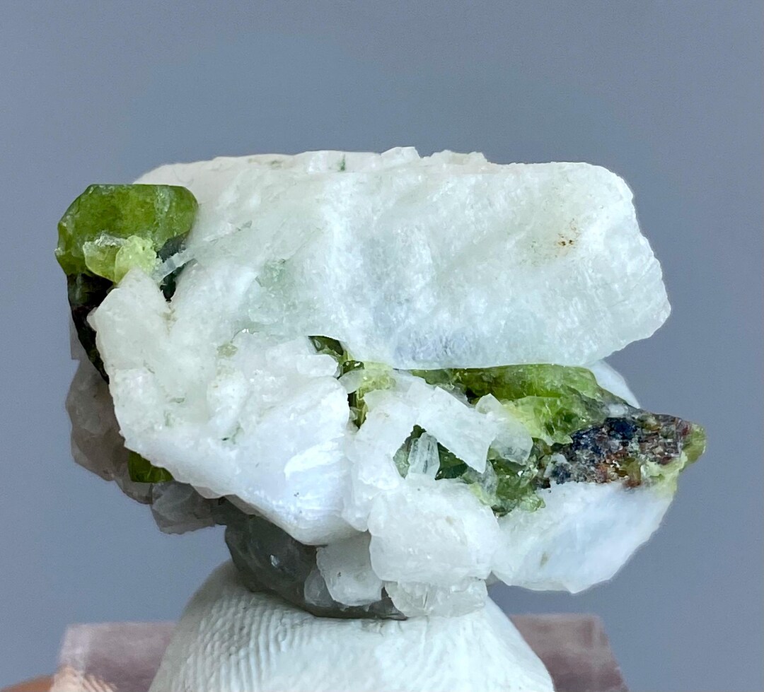 84 Carat Unique Rare Piece! Natural Green Sphene Titanite Crystal on ...