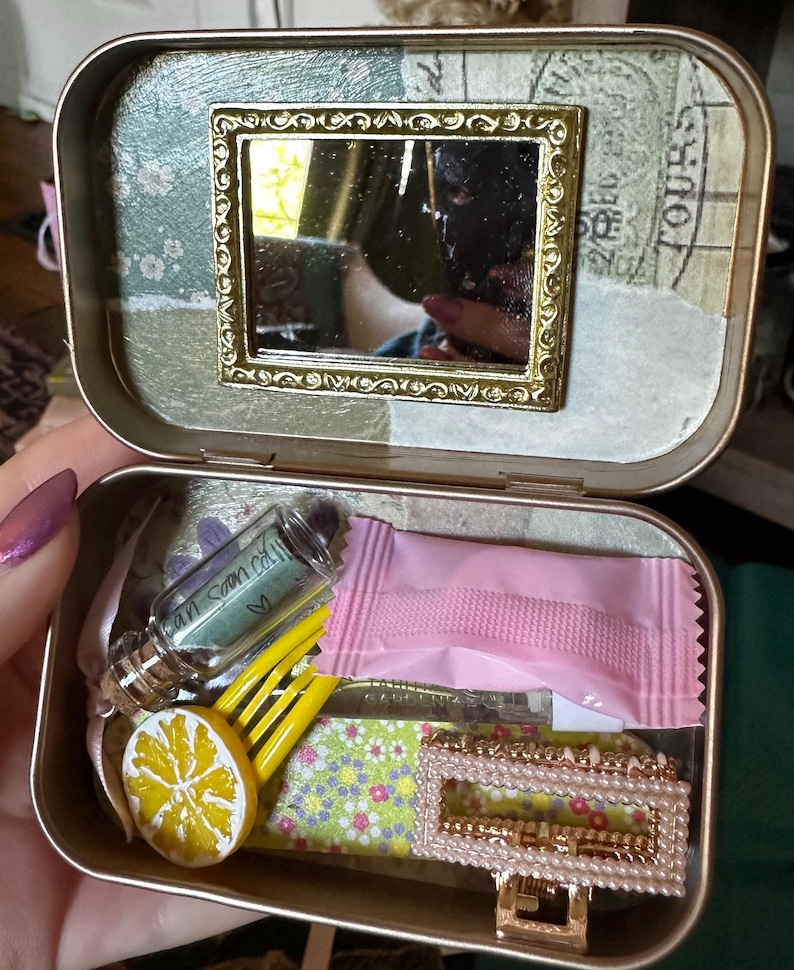 Custom Handmade Altoid Tin Wallet! - Etsy