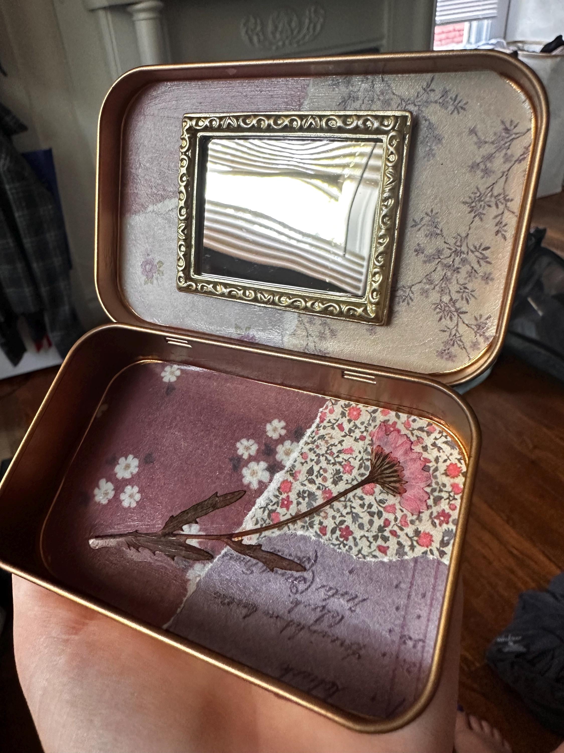 Custom Handmade Altoid Tin Wallet! - Etsy