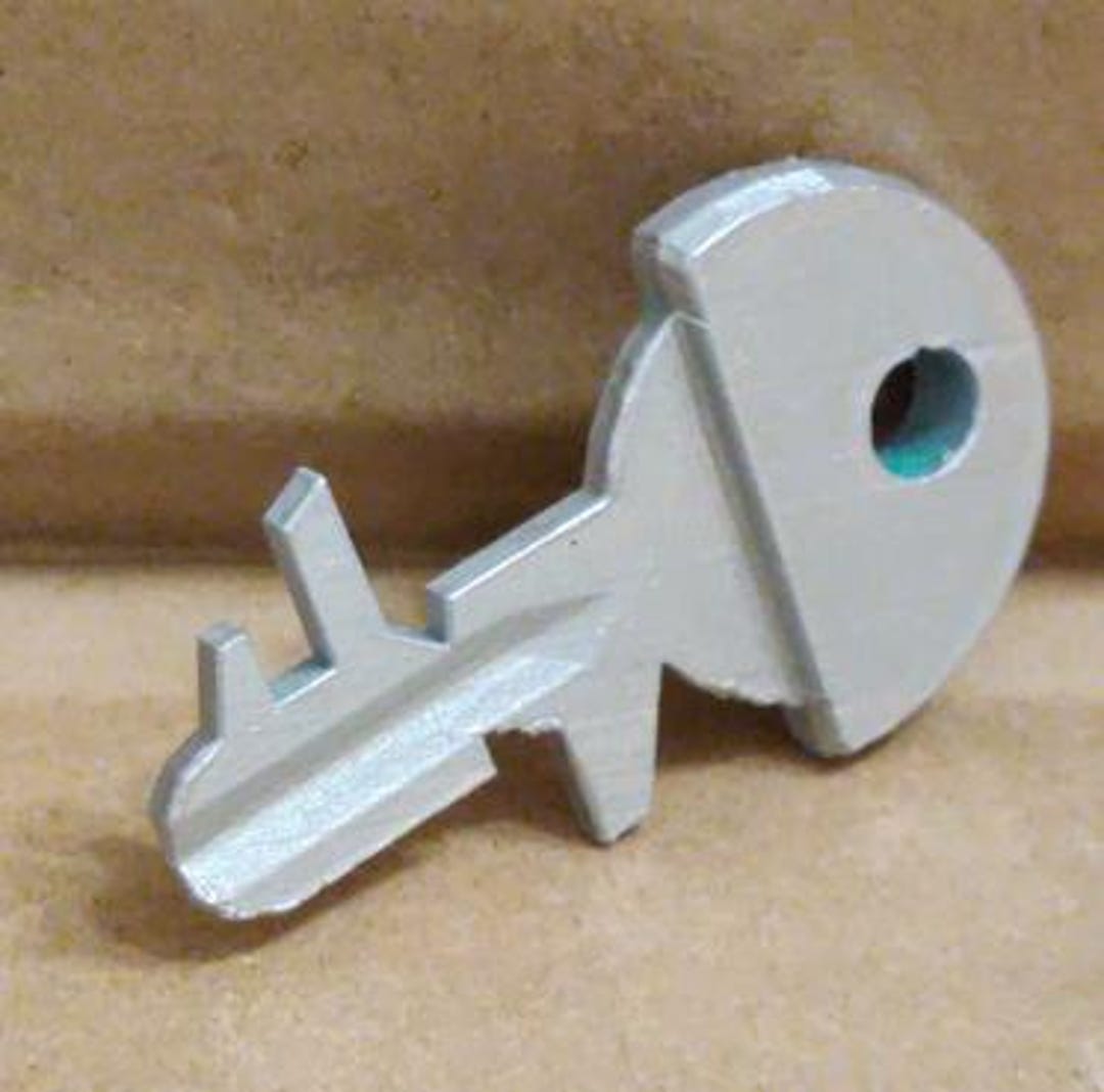 Spiral Knights Inspired Silver Key Keychain – 3D Printed & Handpainted ...