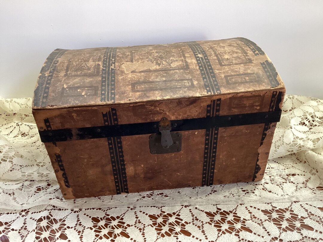 Antique Late 1800's Victorian Dome Top Doll Trunk Childs Trunk/antique ...