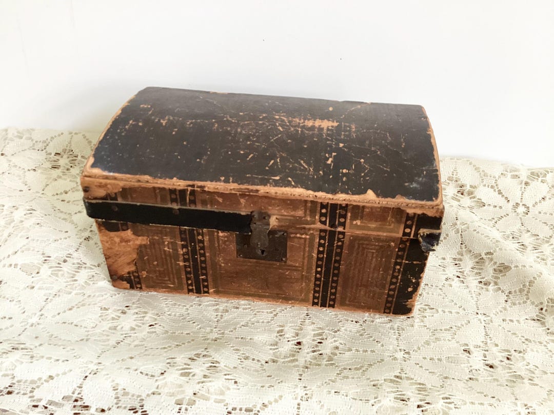 Antique Late 1800's Victorian Dome Top Doll Trunk Childs Trunk/antique ...