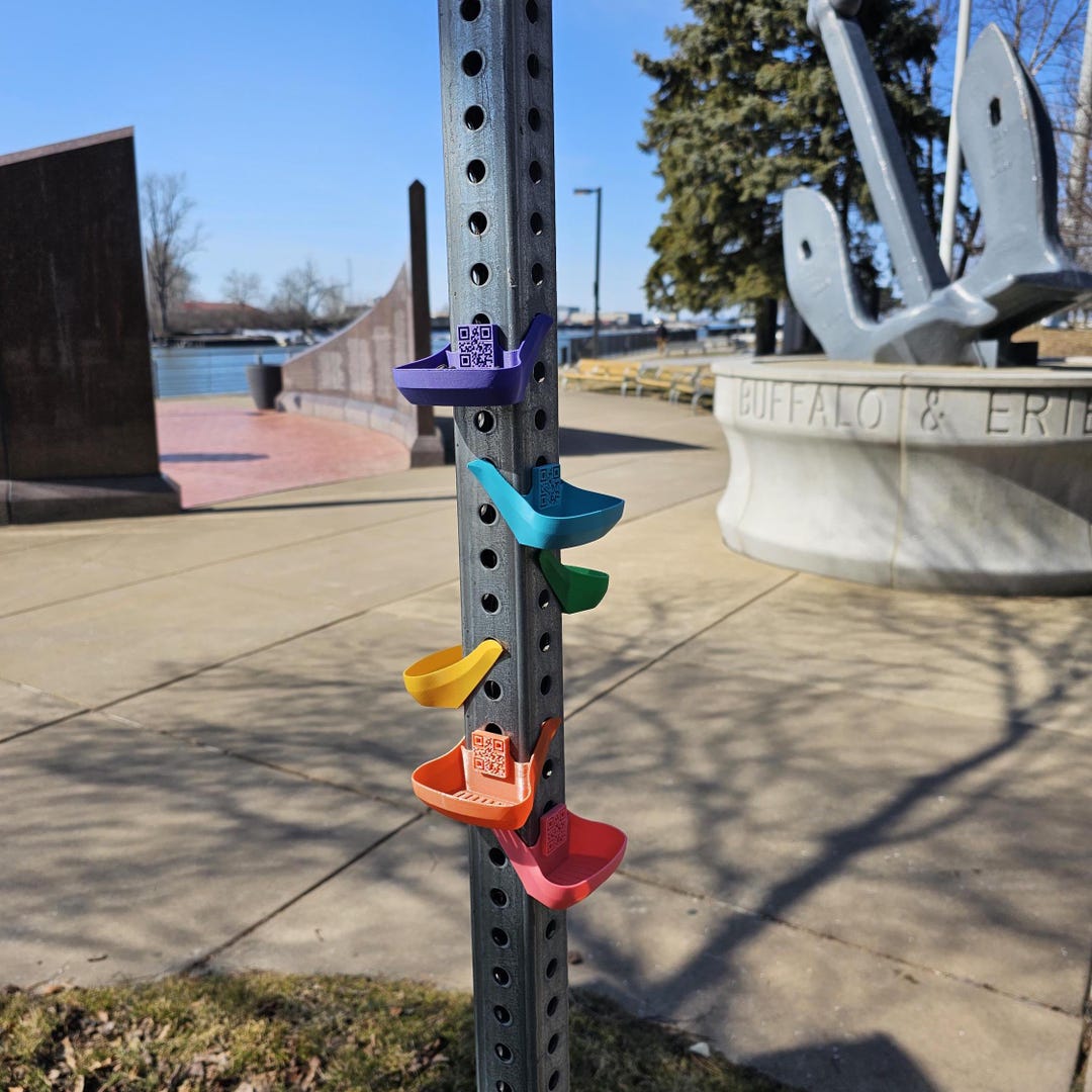 QR Code Bird Feeder – Snap-on Street Sign & Stop Sign Post Mount ...