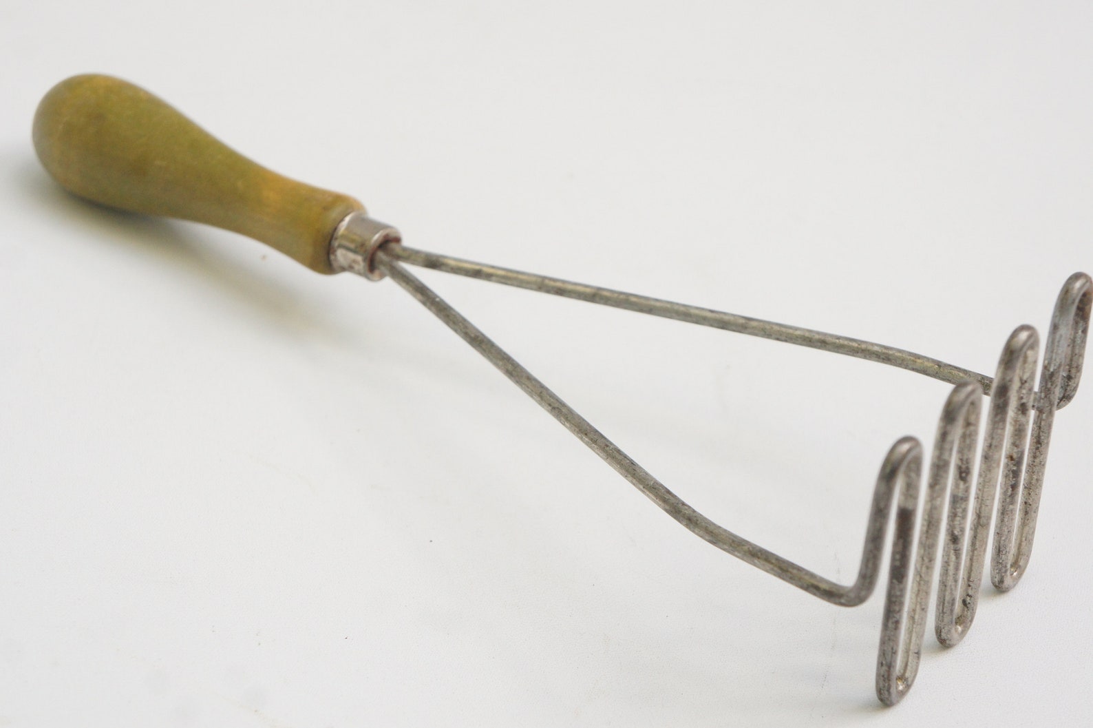 Vintage Wood Handle Potato Masher Utensil Farmhouse Kitchen Cottagecore ...