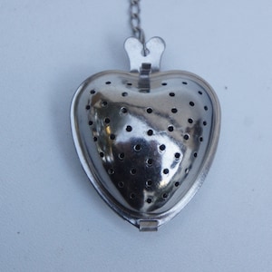 Vintage Heart Shaped Tea Infuser Tea Strainer Cottagecore Afternoon Tea ...