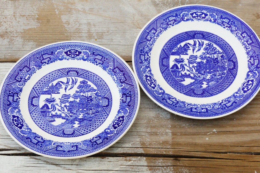 Vintage Blue Willow Plates Blue & White China Willow Ware Plates Retro ...