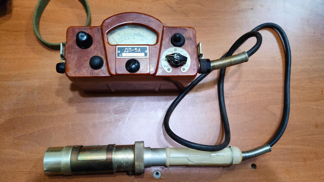 Vintage Ussr/soviet Union Geiger Counter, Dosimeter, DP-5A, Untested - Etsy