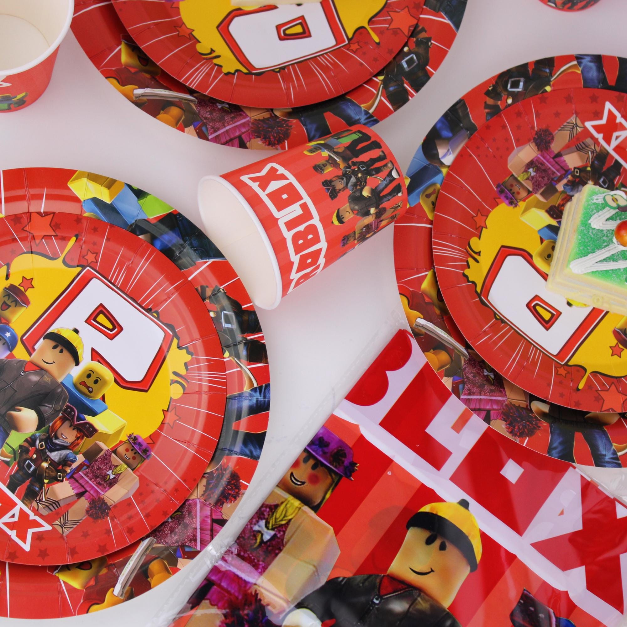 Roblox Inspired Party Tableware Set – 31pcs Cups, Plates & Tablecloth ...