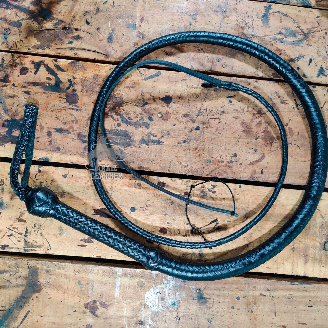 Handmade Black Kangaroo Leather Bullwhip: 12/16 Plait, 3ft-14ft - Etsy
