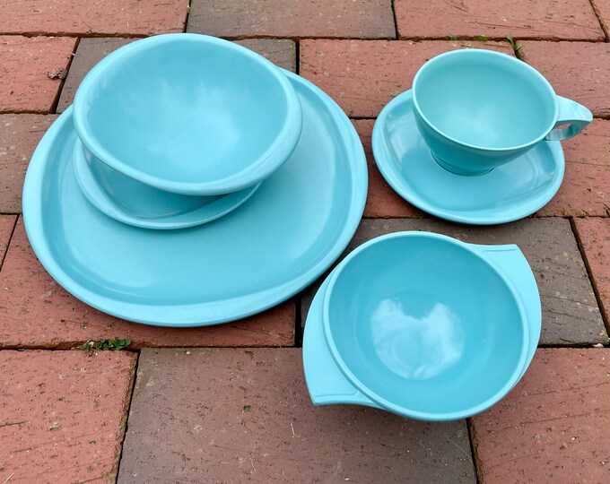 Six Pieces of Vintage Melamine Boontonware Dishes - Medium Blue ...