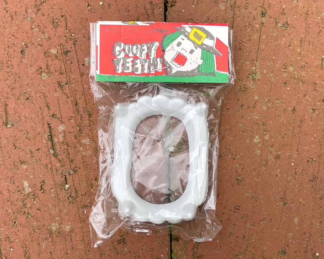 New Old Stock goofy Teeth Vintage Vampire Fangs in Package Halloween ...