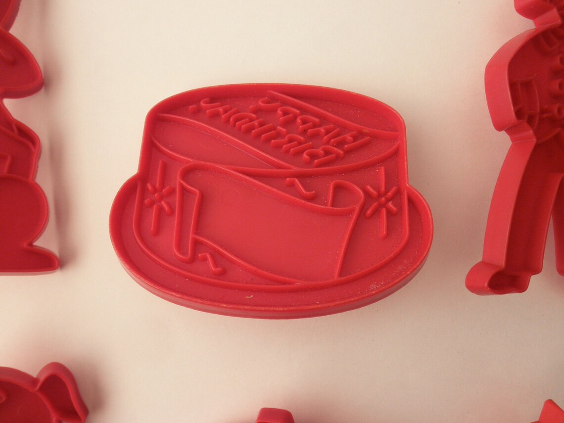 Set of 6 Vintage Red Plastic COOKIE CUTTERS With Handles | Etsy