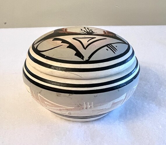 Navajo Pottery Trinket Box with Lid / Hand Painted / … - Gem