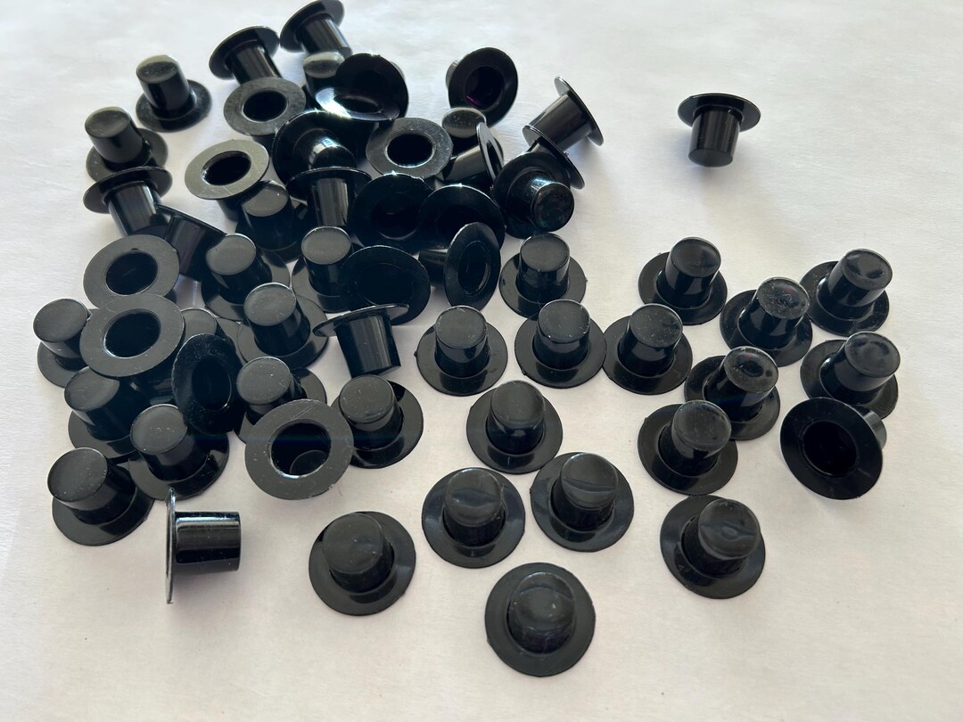 63 Miniature Plastic Top Hats - Black Plastic Tophats - 17mm Tall X ...