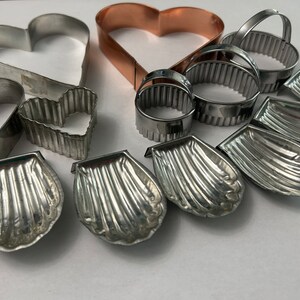 13 Pcs Metal Shell Tins and Cookie Cutters Hearts, Scallop Edge Circles ...
