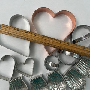 13 Pcs Metal Shell Tins and Cookie Cutters Hearts, Scallop Edge Circles ...