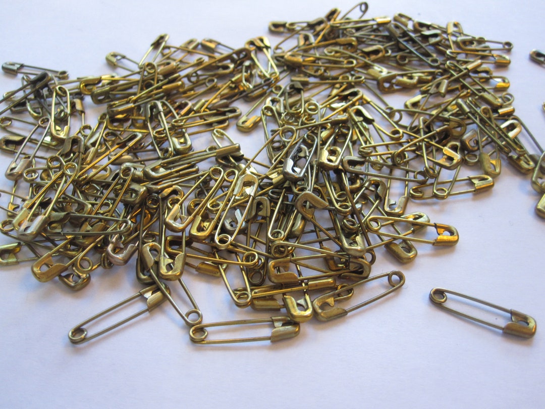 200 Small Safety Pins - Vintage Brass Safety Pins - 3/4 Inch - Etsy