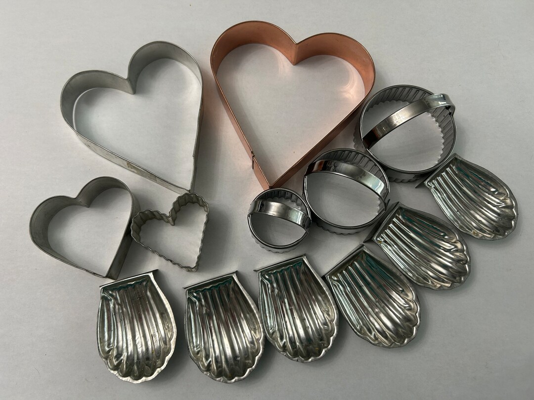 13 Pcs Metal Shell Tins and Cookie Cutters - Hearts, Scallop Edge ...