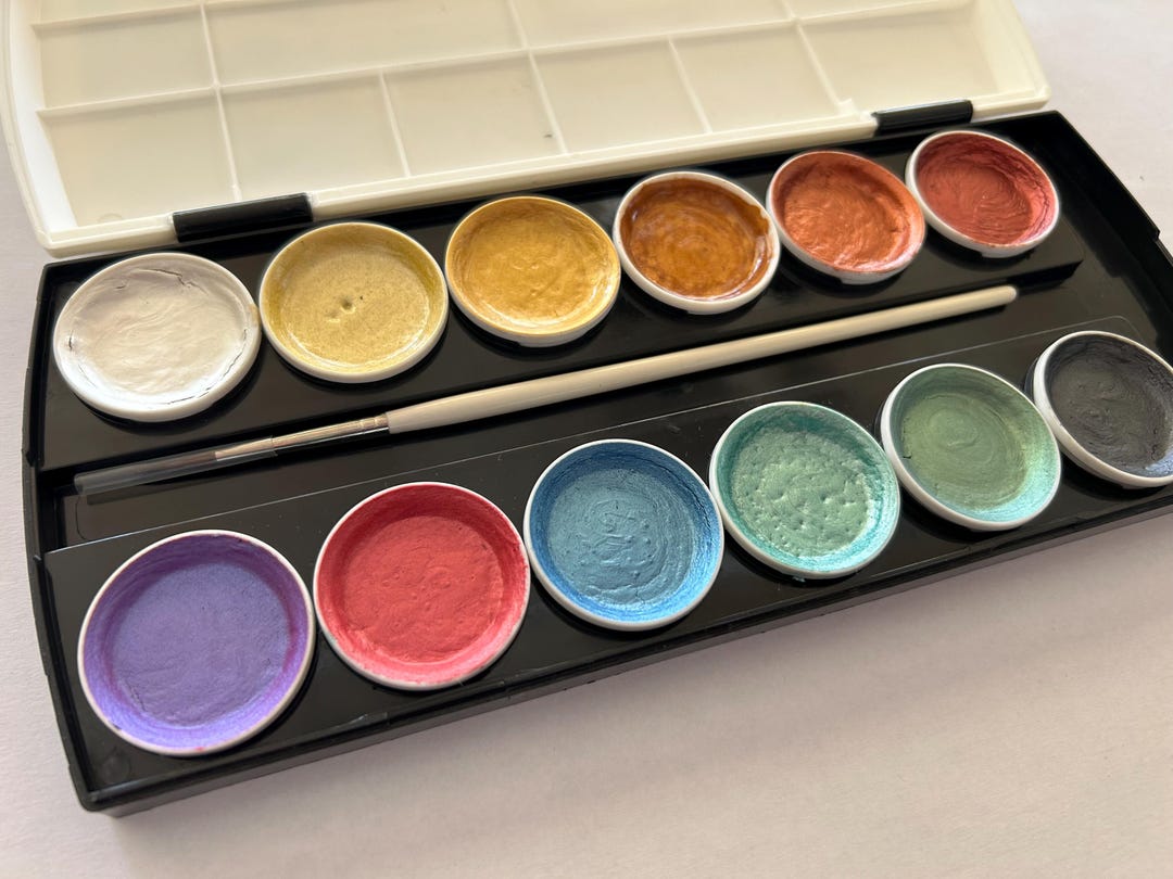 Metallic Accents Semi-watercolor Cakes - 12 Color Water Activated ...