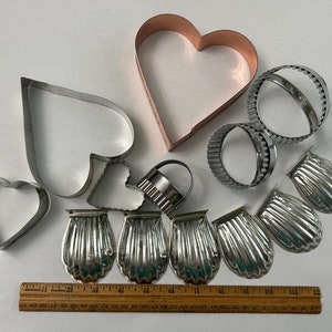 13 Pcs Metal Shell Tins and Cookie Cutters Hearts, Scallop Edge Circles ...