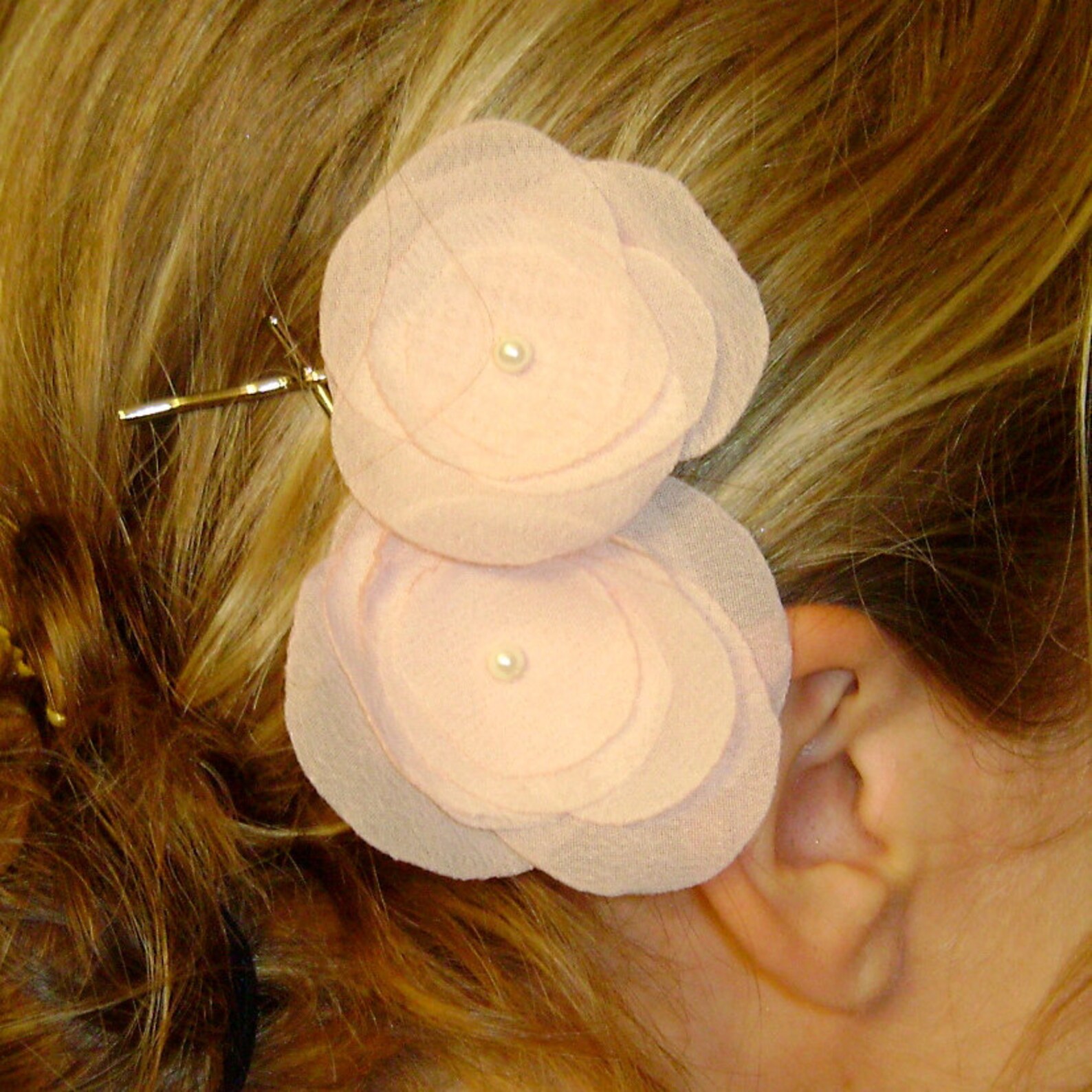 Sarah-light Peachy Pink Chiffon Flower With Pearl Centers Set of Bobby ...