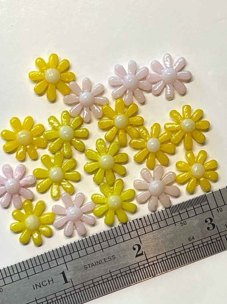 90 COE Freeze and Fuse 5/8" Daisy Glass Flower Embellishment Art Supply ...