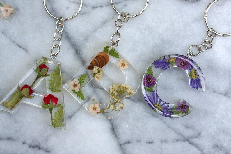 Resin Flower Letter Keychains, Botanical Keychain, Resin Letters, Real ...