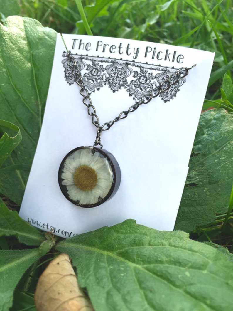 Real Daisy Necklace Botanical Jewelry real flower in resin | Etsy