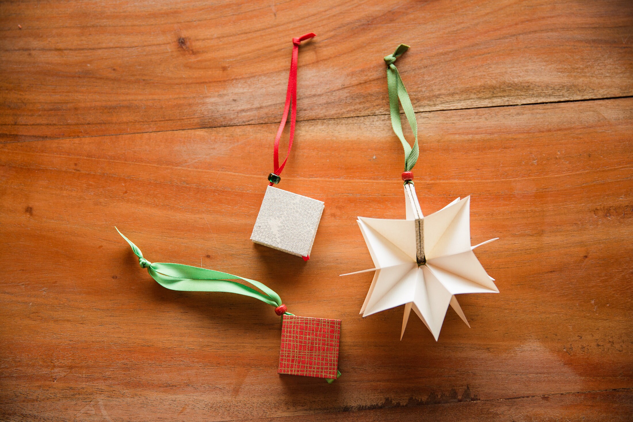 Make Your Own Star shaped Christmas Ornament Book Bookbinding make-your-own-star-shaped-christmas-ornament-book-bookbinding