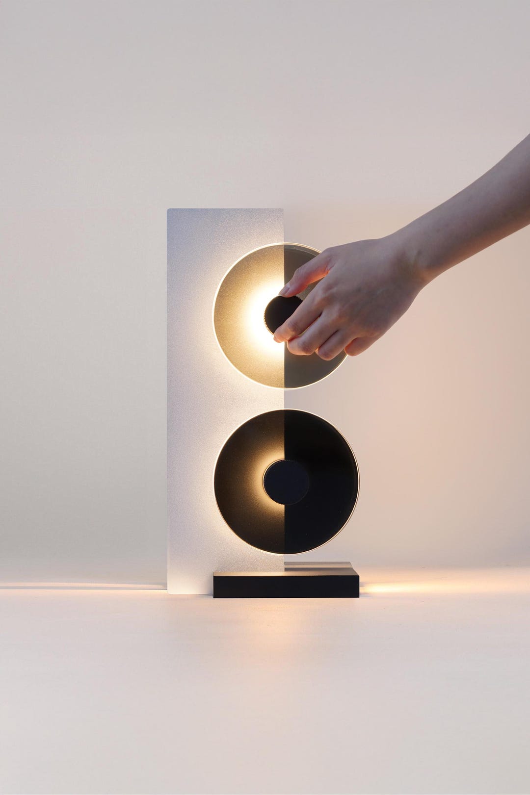 90s Retro Vintage Modern LED Accent Table Lamp Dimmable & Color Tunable ...