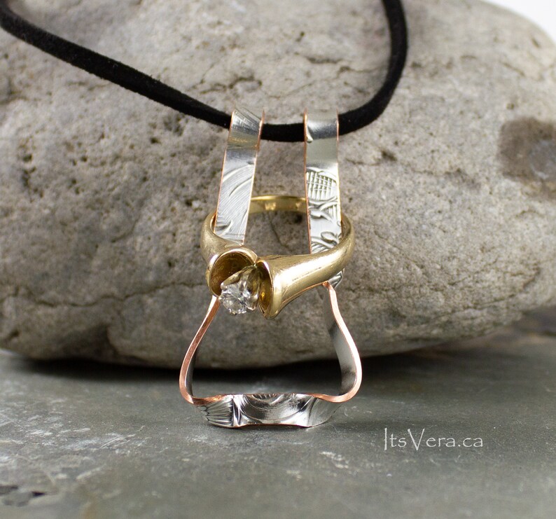 Flipped wish ring holder necklace store