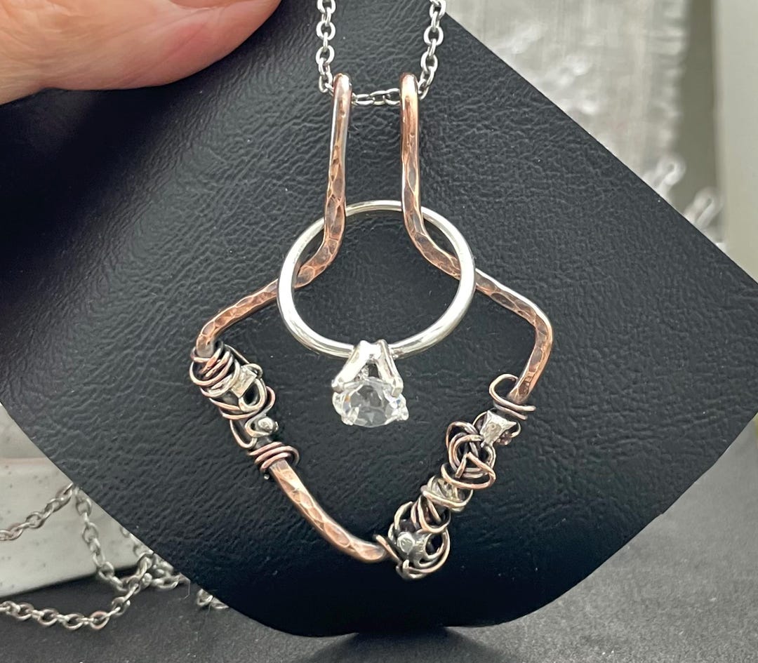 Magic Ring Holder Necklace, Keep Precious Rings Safe on This Unique ...