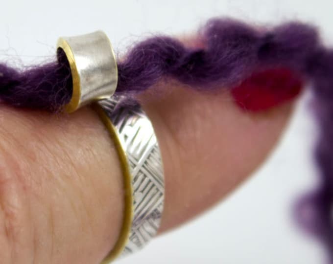 Knitting Ring, Silver Yarn Guide, for Your Finger Tip - Etsy
