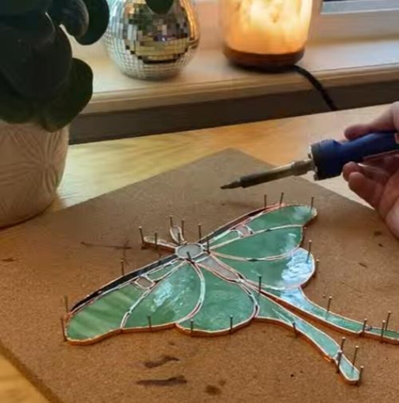 Simple Luna Moth Stained Glass Pattern - Etsy