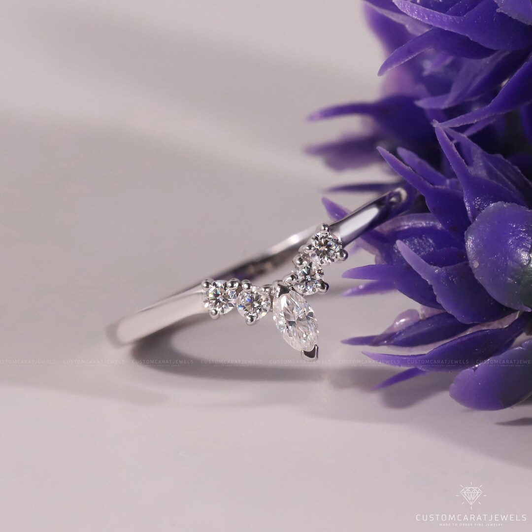 Vintage Curved Diamond Wedding Band, V Shaped Lab Grown Diamond Ring ...