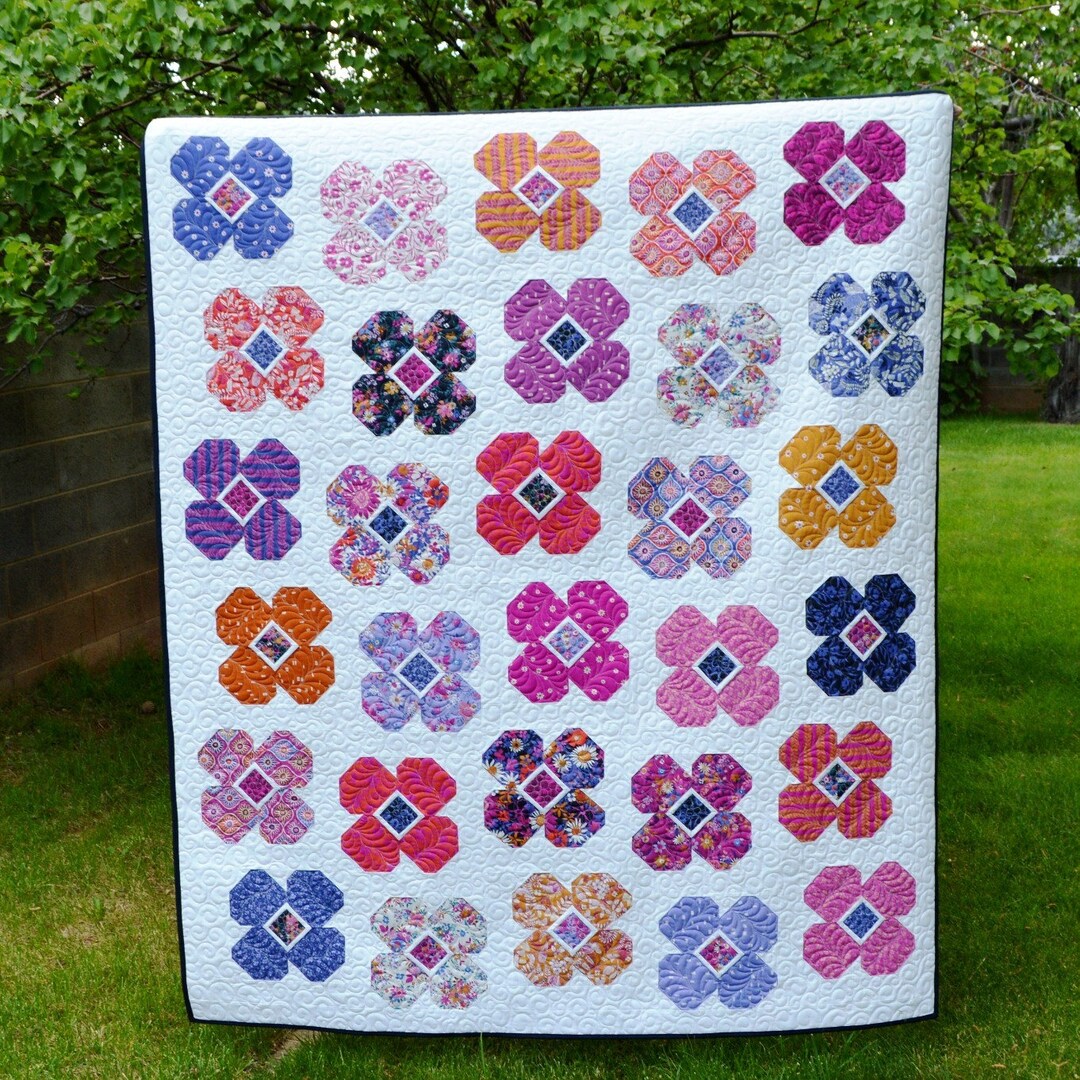 Playful Posies - PDF Quilt Pattern - Layer Cake Friendly in 6 Size ...
