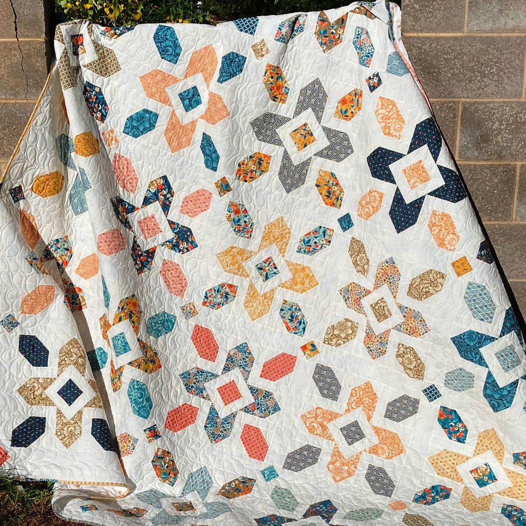 Crossing Paths - PAPER Quilt Pattern - Fat Quarter Friendly in 5 Size ...