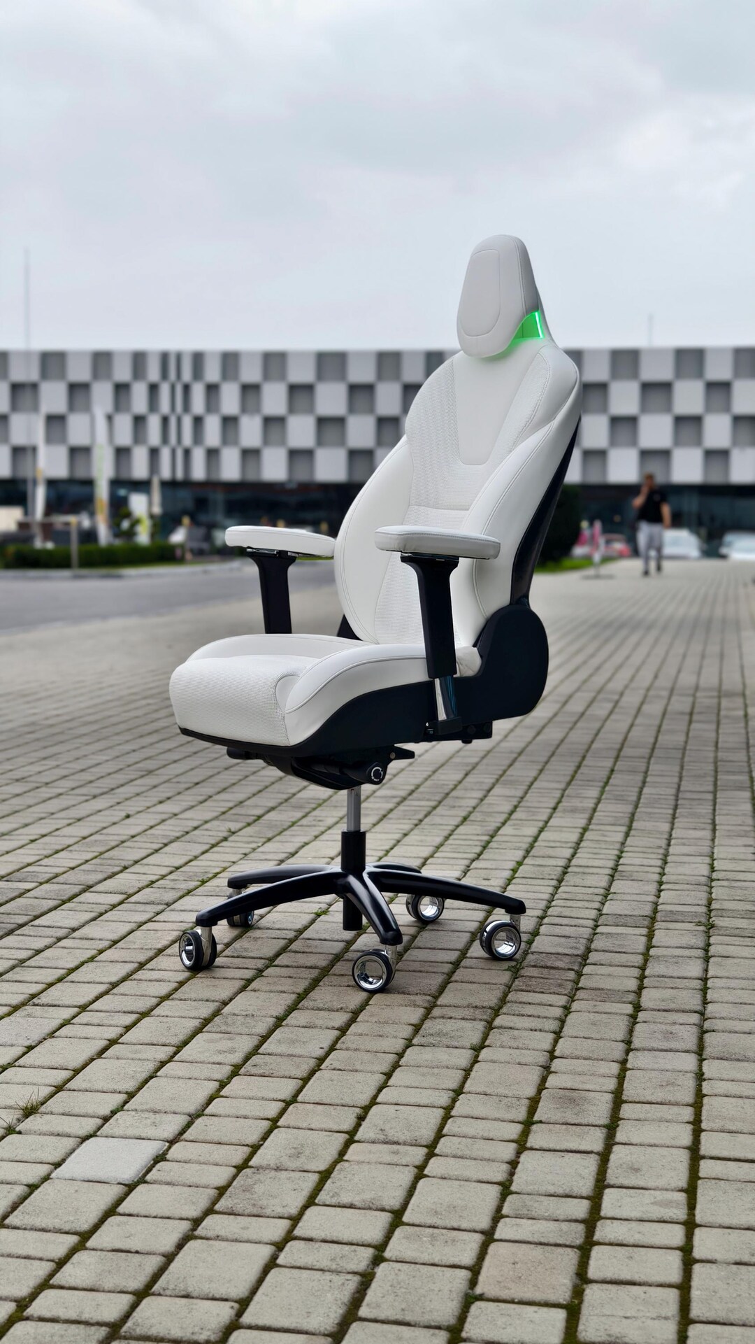 Handmade Car Seat for Computer Gaming Enthusiasts - White Premium ...