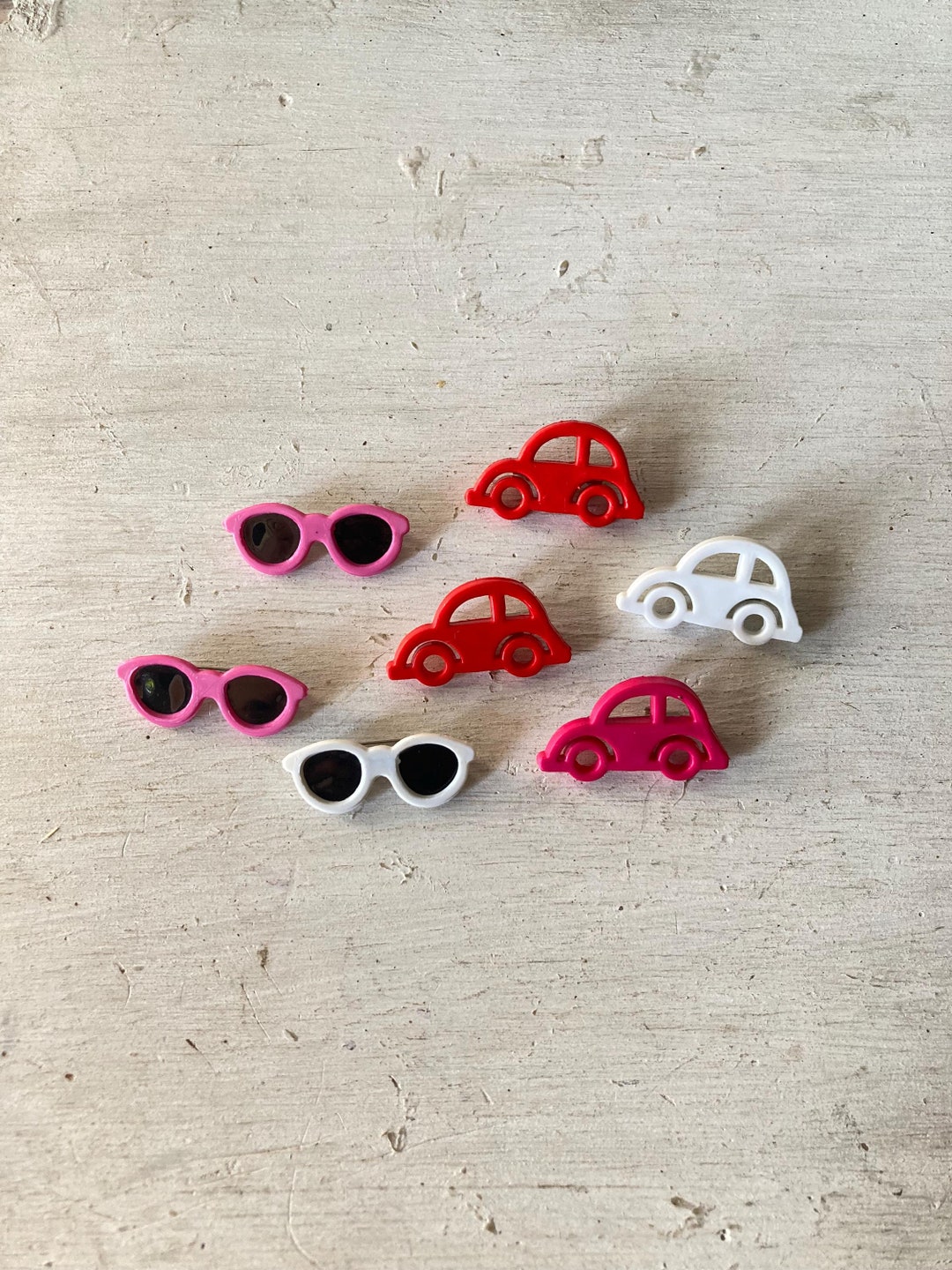 Set of 7 Vintage Plastic Pins, VW Bug, Sunglasses, Made in Taiwan, 1980 ...