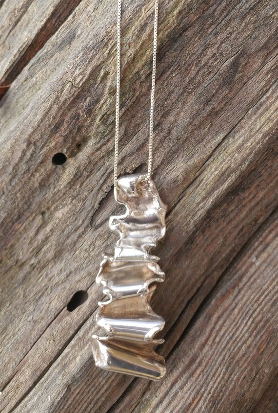 stunning 1950 waterfall - Gem