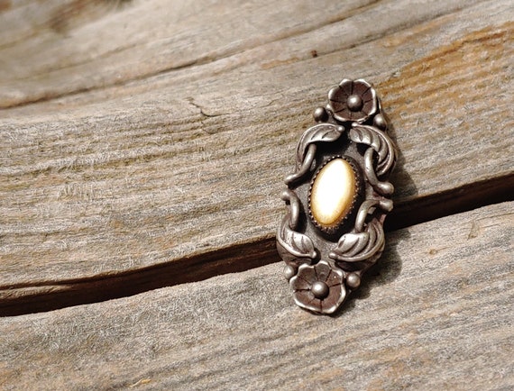 Antique Navajo Yellow Mother of Pearl and Sterling Si… - Gem