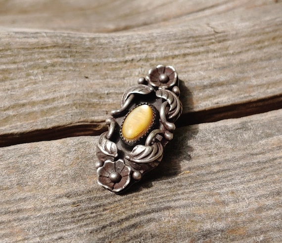Antique Navajo Yellow Mother of Pearl and Sterling Si… - Gem