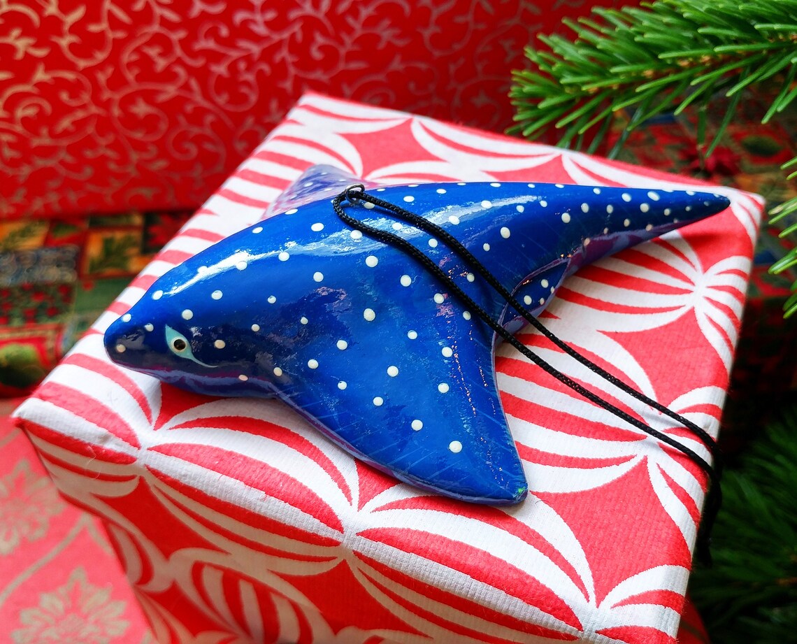 Hand Carved and Painted Manta Ray Christmas Ornament - Etsy