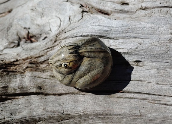 Antique Hand-Painted Rabbit Lacquer Box - Gem