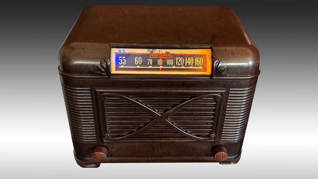 Retro Radio: 1946 Learradio Model 561 Table Top Radio. Up-cycled With ...